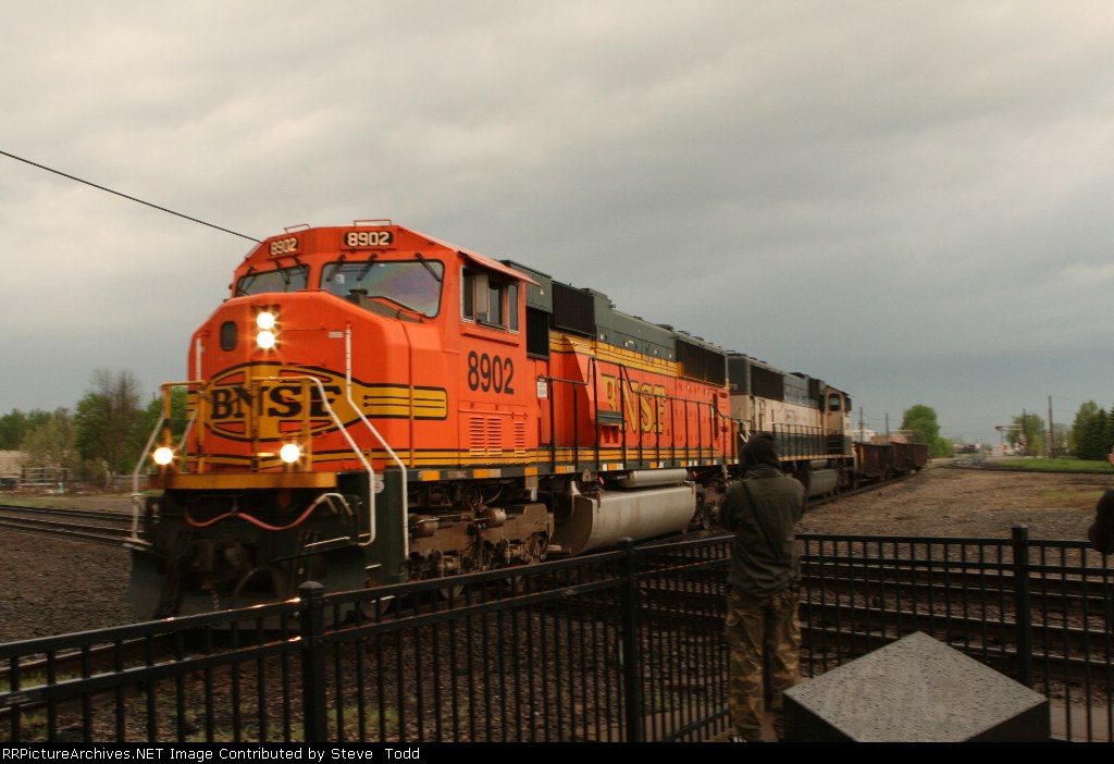 BNSF 8902